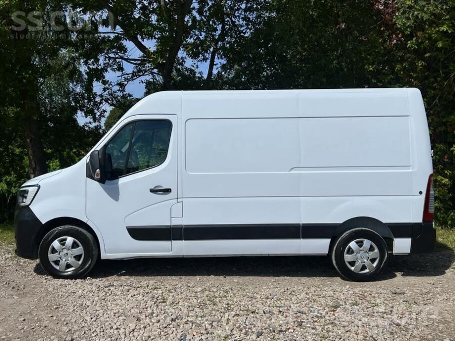 White Renault Master 2020 in Riga, with an engine capacity of 2.30 L and mileage of 219 thousand km for 14000 €, photo 9 on AUTOMOTO.COM.LV