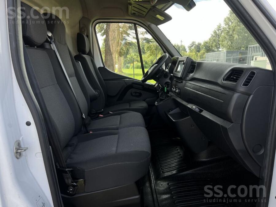 White Renault Master 2020 in Riga, with an engine capacity of 2.30 L and mileage of 219 thousand km for 14000 €, photo 14 on AUTOMOTO.COM.LV