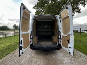 White Renault Master 2020 in Riga, with an engine capacity of 2.30 L and mileage of 258 thousand km for 14990 €, photo 10 on AUTOMOTO.COM.LV