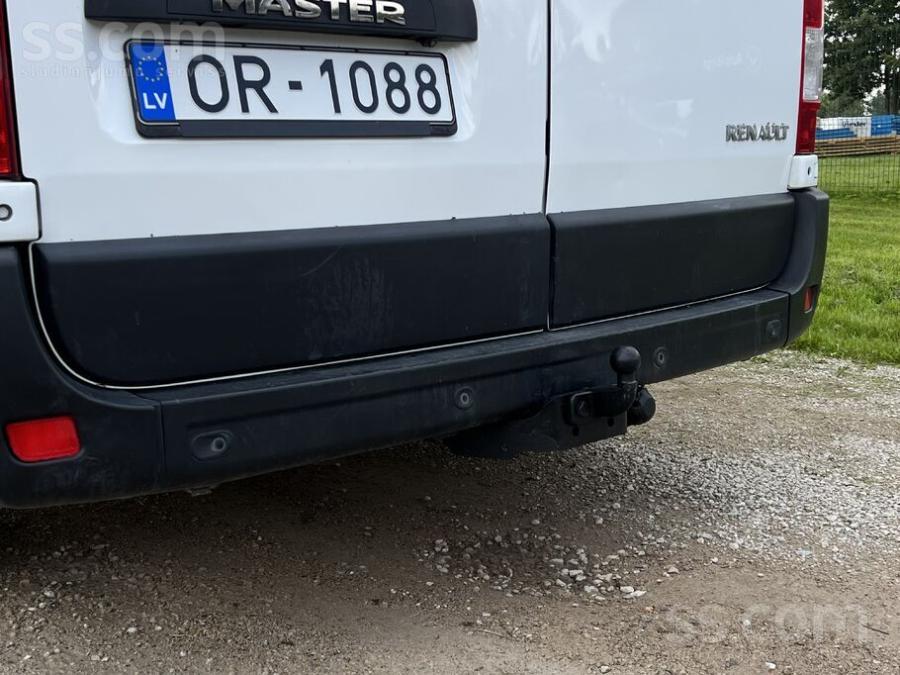 White Renault Master 2020 in Riga, with an engine capacity of 2.30 L and mileage of 258 thousand km for 14990 €, photo 14 on AUTOMOTO.COM.LV