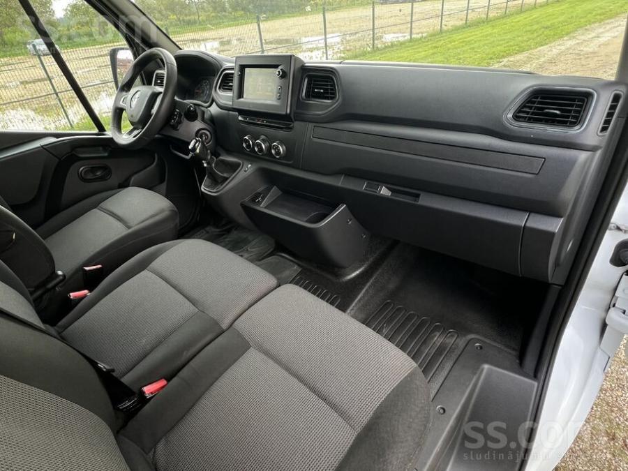 White Renault Master 2020 in Riga, with an engine capacity of 2.30 L and mileage of 258 thousand km for 14990 €, photo 18 on AUTOMOTO.COM.LV
