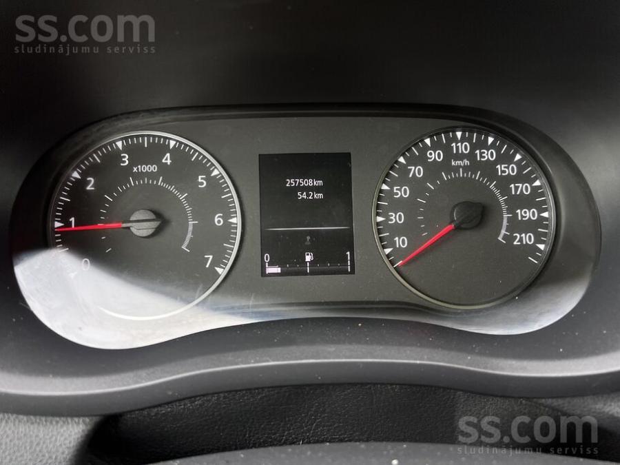 White Renault Master 2020 in Riga, with an engine capacity of 2.30 L and mileage of 258 thousand km for 14990 €, photo 25 on AUTOMOTO.COM.LV