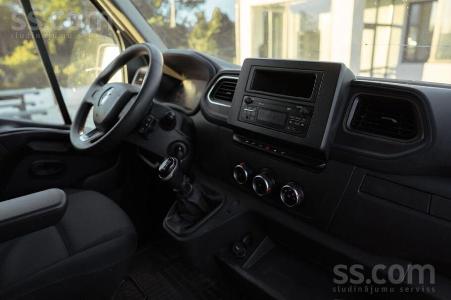 White Renault Master 2020 in Riga, with an engine capacity of 2.30 L and mileage of 239 thousand km for 11000 €, photo 7 on AUTOMOTO.COM.LV