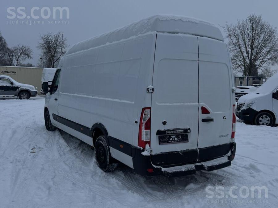 White Renault Master 2021 in Riga, with an engine capacity of 2.30 L and mileage of 379 thousand km for 10770 €, photo 3 on AUTOMOTO.COM.LV