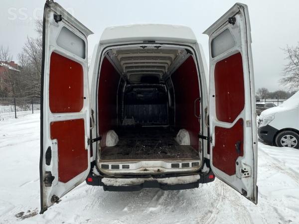 White Renault Master 2021 in Riga, with an engine capacity of 2.30 L and mileage of 379 thousand km for 10770 €, photo 10 on AUTOMOTO.COM.LV
