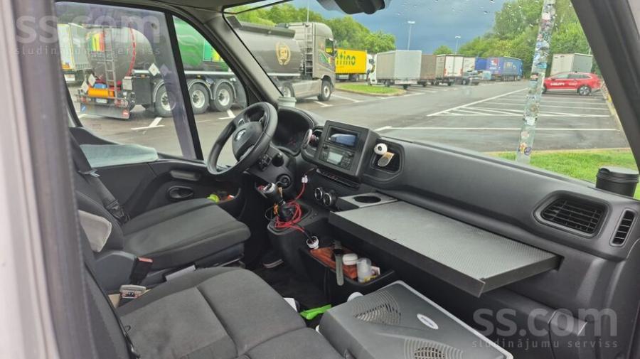 White Renault Master 2021 in Riga, with an engine capacity of 2.30 L and mileage of 500 thousand km for 9200 €, photo 5 on AUTOMOTO.COM.LV