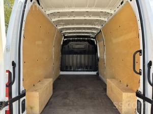 White Renault Master 2021 in Tukums, with an engine capacity of 2.30 L and mileage of 148 thousand km for 16500 €, photo 6 on AUTOMOTO.COM.LV