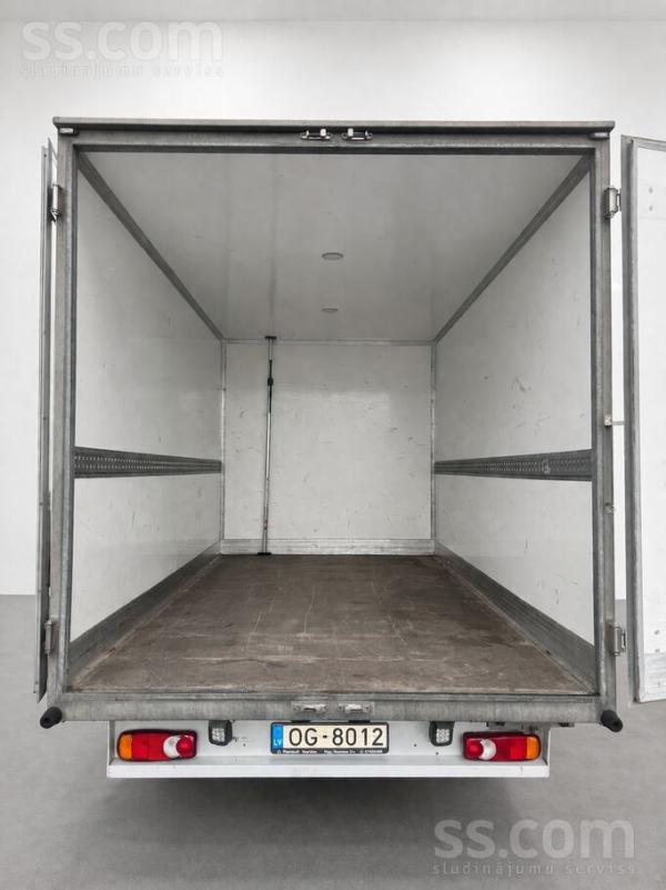White Renault Master 2021 in Riga, with an engine capacity of 2.30 L and mileage of 276 thousand km for 14890 €, photo 6 on AUTOMOTO.COM.LV