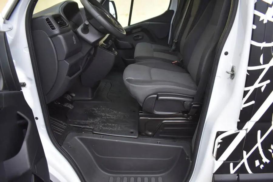 Balts Renault Master 2021 Talsi, ar dzinēja tilpumu 0.00 L un nobraukumu 245 tūkst. km par 10900 €, foto 7 vietnē AUTOMOTO.COM.LV