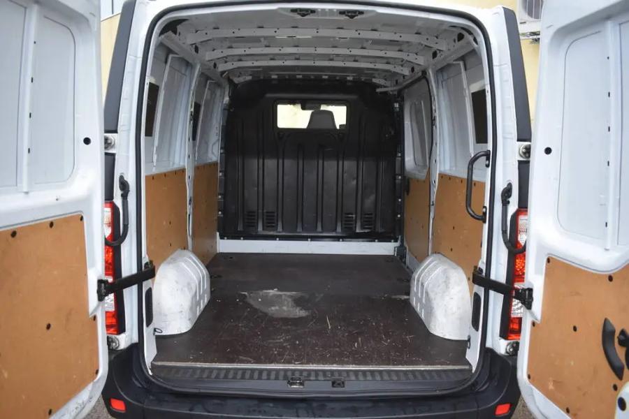 Balts Renault Master 2021 Talsi, ar dzinēja tilpumu 0.00 L un nobraukumu 245 tūkst. km par 10900 €, foto 10 vietnē AUTOMOTO.COM.LV