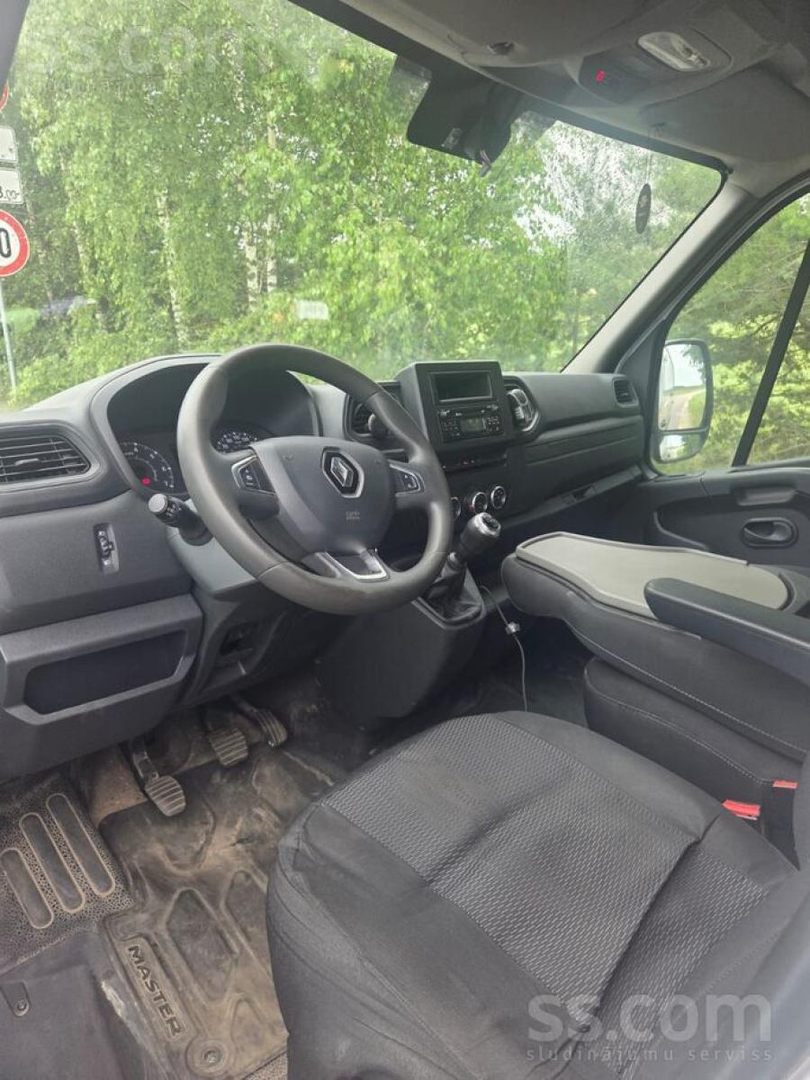 White Renault Master 2021 in Riga, with an engine capacity of 2.30 L and mileage of 150 thousand km for 14100 €, photo 10 on AUTOMOTO.COM.LV