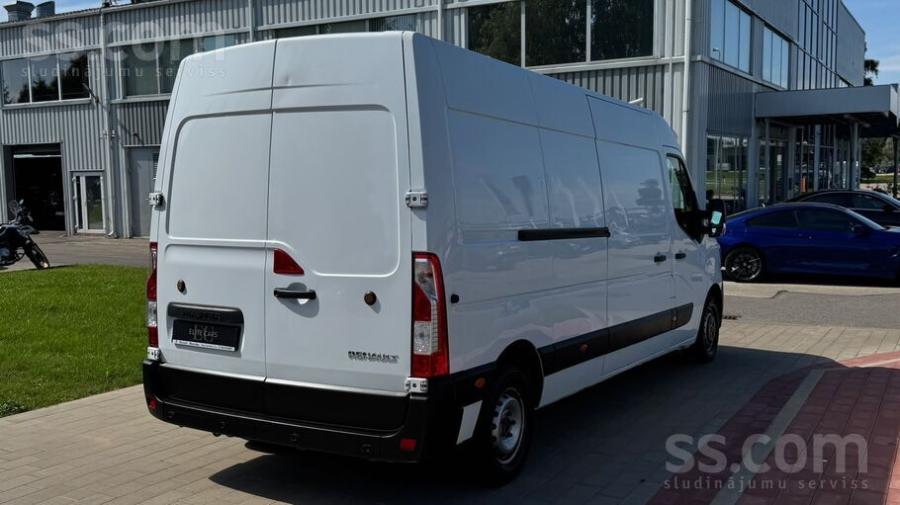 White Renault Master 2021 in Riga, with an engine capacity of 2.30 L and mileage of 170 thousand km for 13990 €, photo 3 on AUTOMOTO.COM.LV
