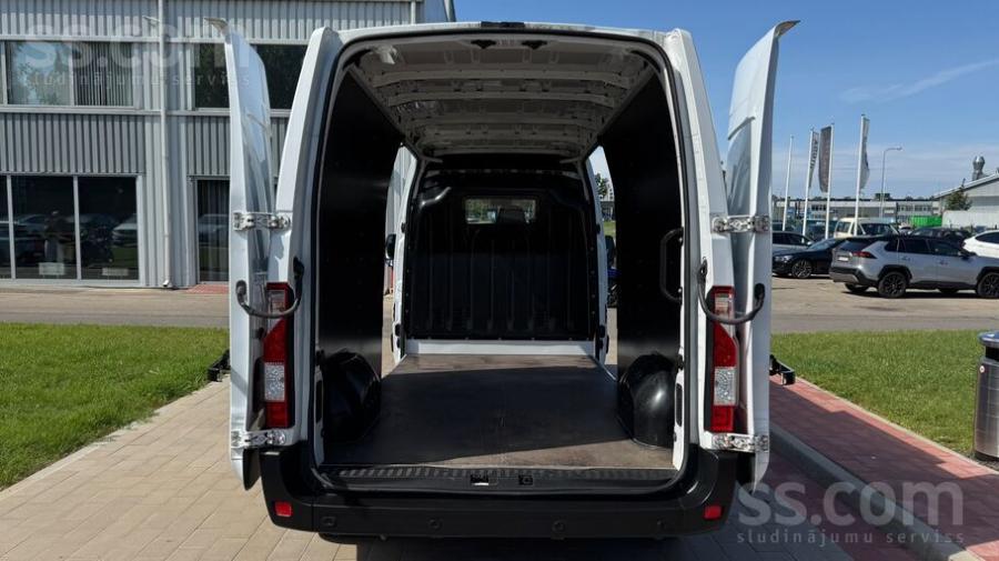White Renault Master 2021 in Riga, with an engine capacity of 2.30 L and mileage of 170 thousand km for 13990 €, photo 16 on AUTOMOTO.COM.LV