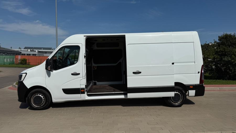 White Renault Master 2021 in Riga, with an engine capacity of 2.30 L and mileage of 170 thousand km for 13990 €, photo 6 on AUTOMOTO.COM.LV