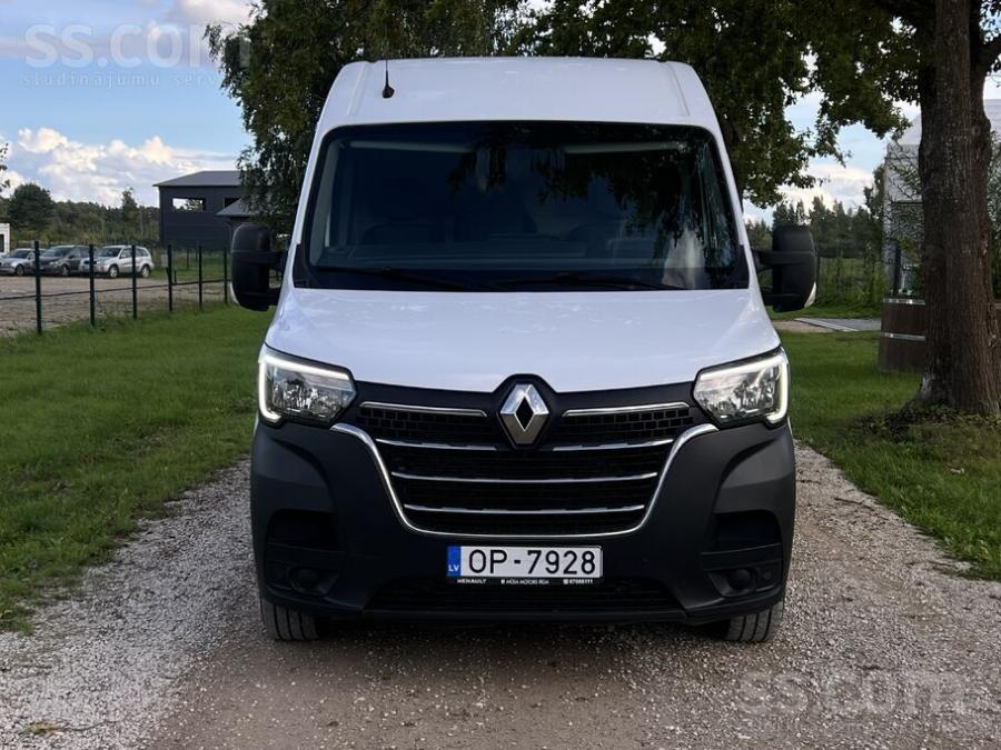 White Renault Master 2021 in Riga, with an engine capacity of 2.30 L and mileage of 178 thousand km for 14520 €, photo 4 on AUTOMOTO.COM.LV
