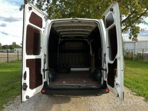 White Renault Master 2021 in Riga, with an engine capacity of 2.30 L and mileage of 178 thousand km for 14520 €, photo 13 on AUTOMOTO.COM.LV