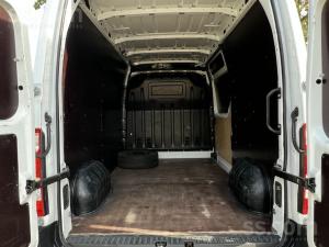 White Renault Master 2021 in Riga, with an engine capacity of 2.30 L and mileage of 178 thousand km for 14520 €, photo 15 on AUTOMOTO.COM.LV