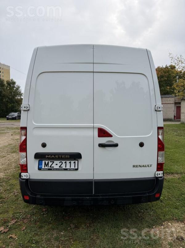 White Renault Master 2021 in Riga, with an engine capacity of 2.30 L and mileage of 292 thousand km for 13500 €, photo 5 on AUTOMOTO.COM.LV