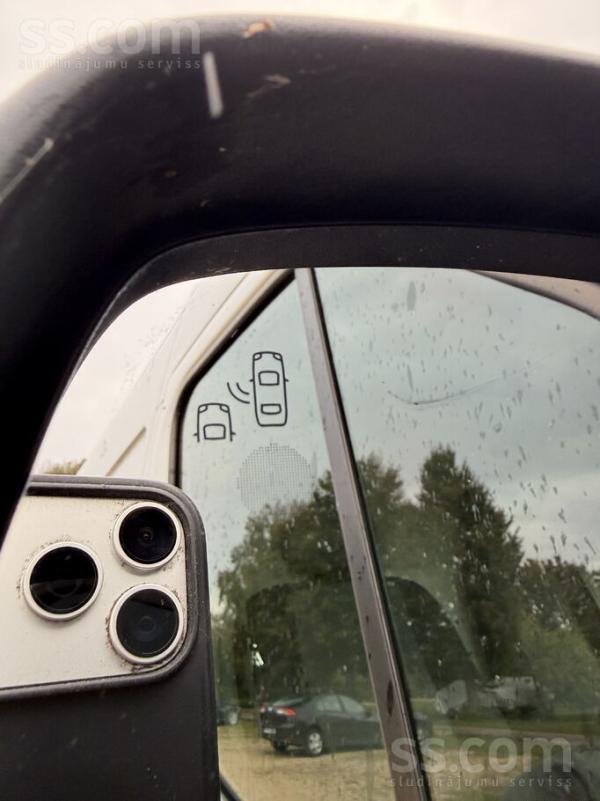 White Renault Master 2021 in Riga, with an engine capacity of 2.30 L and mileage of 292 thousand km for 13500 €, photo 10 on AUTOMOTO.COM.LV