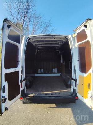 White Renault Master 2021 in Riga, with an engine capacity of 2.30 L and mileage of 248 thousand km for 12000 €, photo 5 on AUTOMOTO.COM.LV