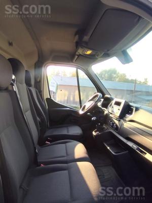 White Renault Master 2021 in Riga, with an engine capacity of 2.30 L and mileage of 248 thousand km for 12000 €, photo 7 on AUTOMOTO.COM.LV
