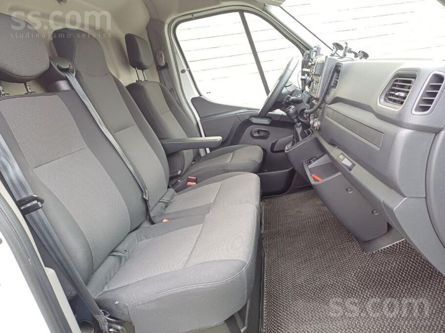 White Renault Master 2022 in Riga, with an engine capacity of 2.30 L and mileage of 338 thousand km for 14000 €, photo 8 on AUTOMOTO.COM.LV