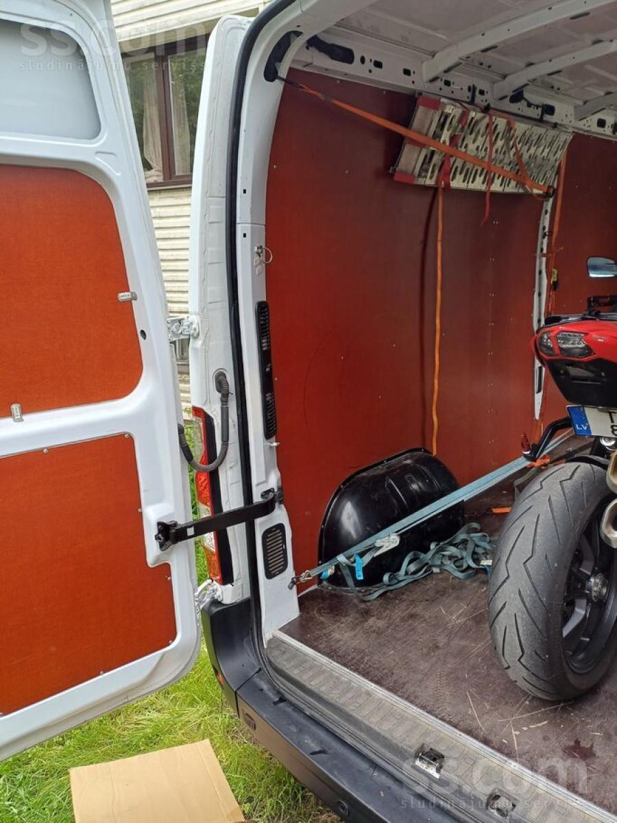 White Renault Master 2022 in Riga, with an engine capacity of 2.30 L and mileage of 338 thousand km for 14000 €, photo 18 on AUTOMOTO.COM.LV
