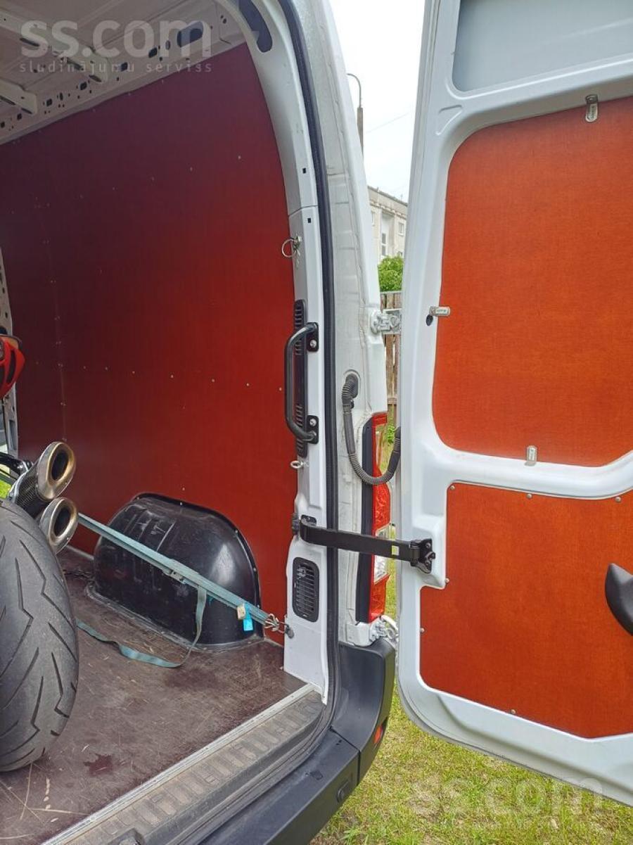 White Renault Master 2022 in Riga, with an engine capacity of 2.30 L and mileage of 338 thousand km for 14000 €, photo 19 on AUTOMOTO.COM.LV