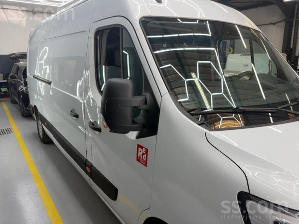 Renault Master 2022 in Bauska on AUTOMOTO.COM.LV White Renault Master 2022 in Bauska, with an engine capacity of 2.30 L and mileage of 225 thousand km for 13000 €, photo 4 on AUTOMOTO.COM.LV