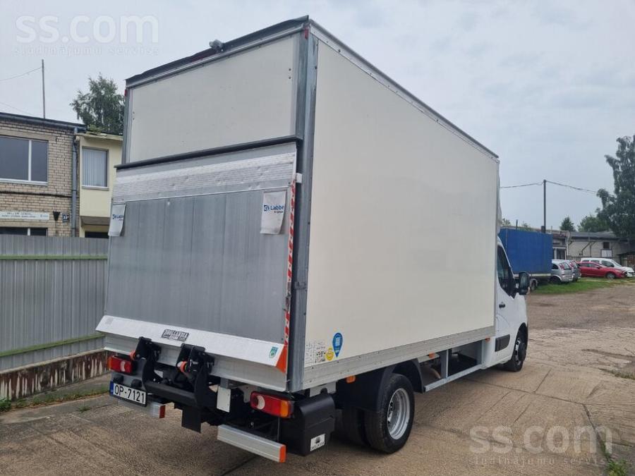 White Renault Master 2022 in Riga, with an engine capacity of 2.30 L and mileage of 82 thousand km for 28900 €, photo 4 on AUTOMOTO.COM.LV