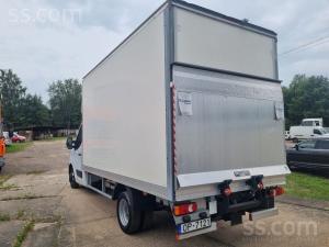 White Renault Master 2022 in Riga, with an engine capacity of 2.30 L and mileage of 82 thousand km for 28900 €, photo 5 on AUTOMOTO.COM.LV