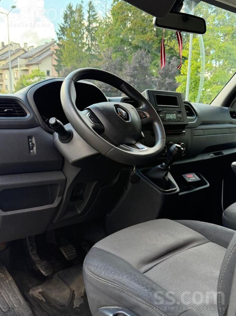 White Renault Master 2022 in Riga, with an engine capacity of 2.20 L and mileage of 154 thousand km for 19500 €, photo 3 on AUTOMOTO.COM.LV