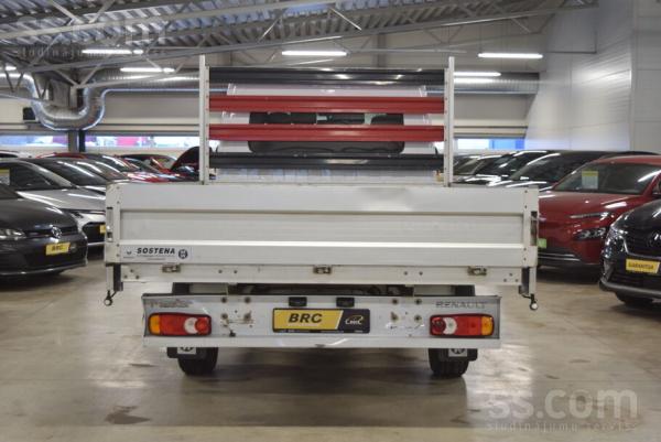 White Renault Master 2023 in Riga, with an engine capacity of 2.30 L and mileage of 104 thousand km for 27900 €, photo 7 on AUTOMOTO.COM.LV