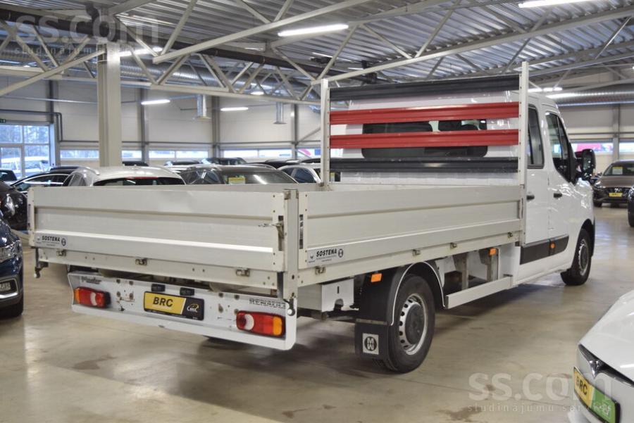 White Renault Master 2023 in Riga, with an engine capacity of 2.30 L and mileage of 104 thousand km for 26900 €, photo 3 on AUTOMOTO.COM.LV