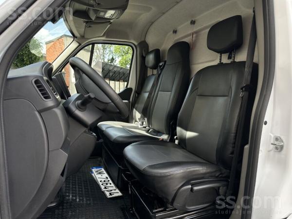 White Renault Master 2023 in Riga, with an engine capacity of 2.30 L and mileage of 122 thousand km for 22950 €, photo 8 on AUTOMOTO.COM.LV