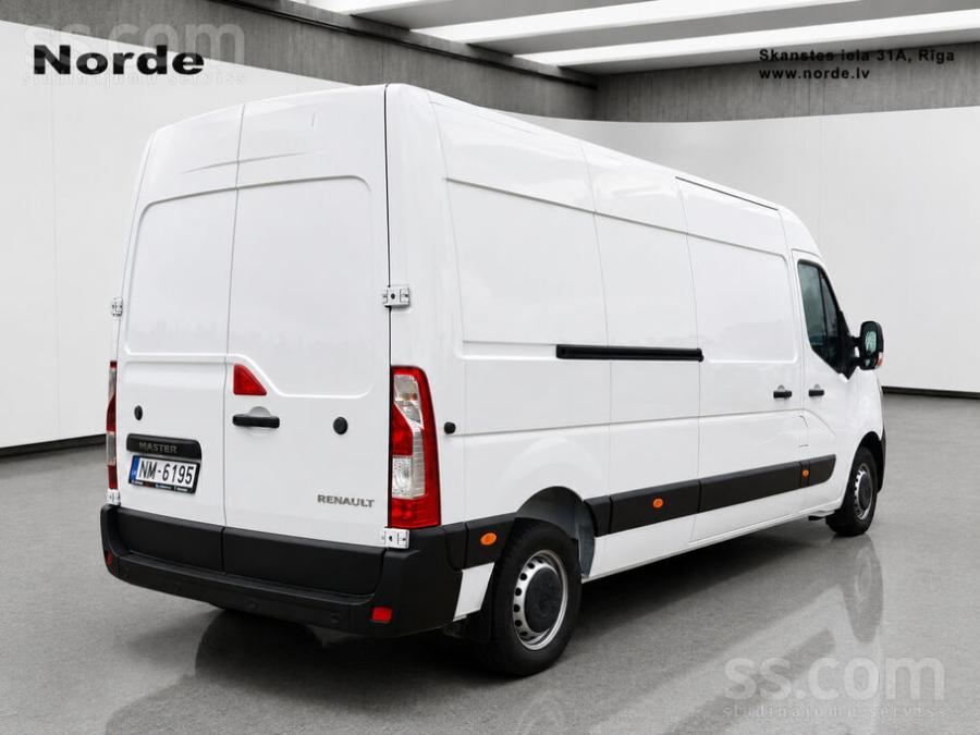 White Renault Master 2023 in Riga, with an engine capacity of 2.30 L and mileage of 18 thousand km for 26890 €, photo 5 on AUTOMOTO.COM.LV