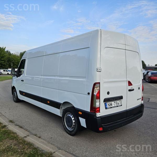 White Renault Master 2023 in Valmiera, with an engine capacity of 2.30 L and mileage of 26 thousand km for 23990 €, photo 3 on AUTOMOTO.COM.LV