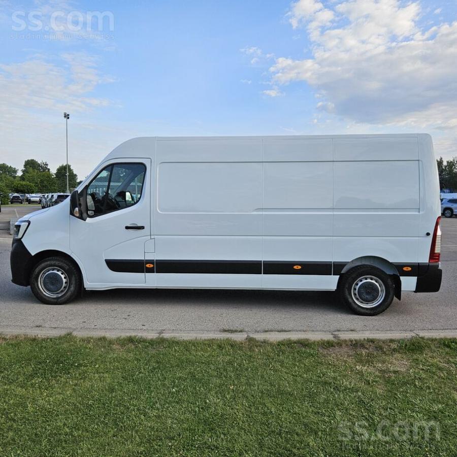 White Renault Master 2023 in Valmiera, with an engine capacity of 2.30 L and mileage of 26 thousand km for 23990 €, photo 5 on AUTOMOTO.COM.LV