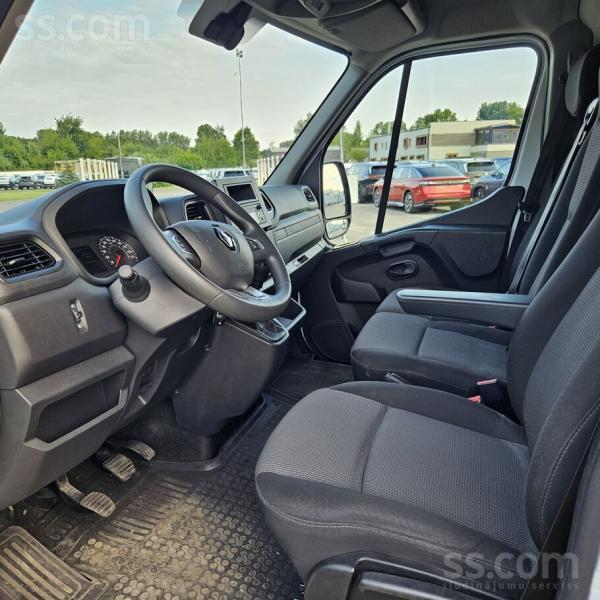 White Renault Master 2023 in Valmiera, with an engine capacity of 2.30 L and mileage of 26 thousand km for 23990 €, photo 10 on AUTOMOTO.COM.LV
