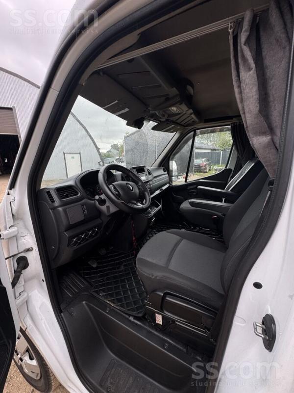 White Renault Master 2023 in Rezekne, with an engine capacity of 2.40 L and mileage of 223 thousand km for 32000 €, photo 6 on AUTOMOTO.COM.LV