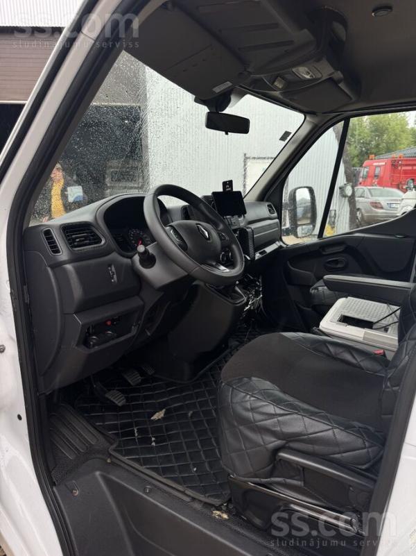 White Renault Master 2023 in Riga, with an engine capacity of 2.40 L and mileage of 273 thousand km for 32000 €, photo 6 on AUTOMOTO.COM.LV