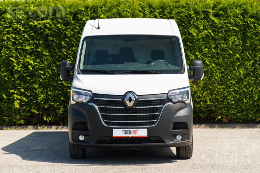 White Renault Master 2023 in Riga, with an engine capacity of 2.30 L and mileage of 83 thousand km for 24900 €, photo 3 on AUTOMOTO.COM.LV