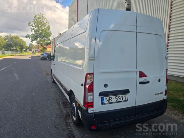 White Renault Master 2023 in Riga, with an engine capacity of 2.30 L and mileage of 367 thousand km for 17500 €, photo 4 on AUTOMOTO.COM.LV