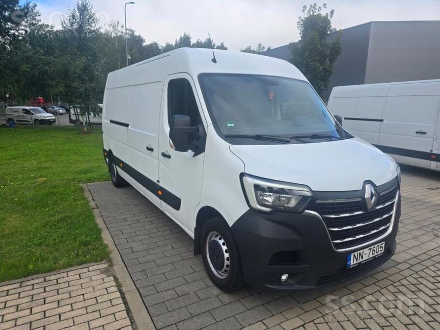 White Renault Master 2023 in Riga, with an engine capacity of 2.30 L and mileage of 413 thousand km for 15000 €, photo 4 on AUTOMOTO.COM.LV