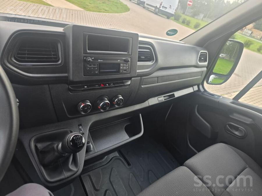 White Renault Master 2023 in Riga, with an engine capacity of 2.30 L and mileage of 413 thousand km for 15000 €, photo 8 on AUTOMOTO.COM.LV
