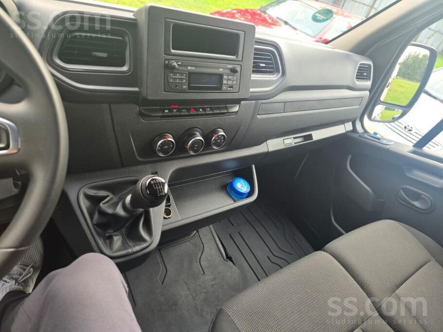 White Renault Master 2023 in Riga, with an engine capacity of 2.30 L and mileage of 336 thousand km for 19000 €, photo 9 on AUTOMOTO.COM.LV