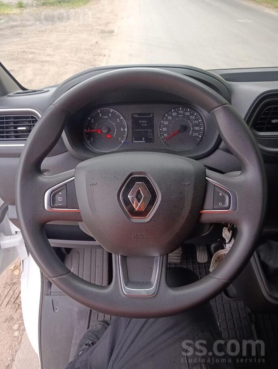 White Renault Master 2024 in Daugavpils, with an engine capacity of 2.30 L and mileage of 42 thousand km for 25000 €, photo 8 on AUTOMOTO.COM.LV