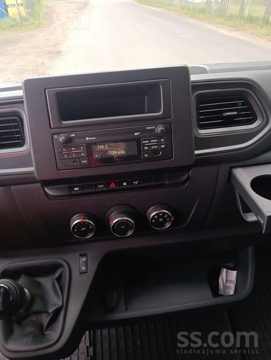 White Renault Master 2024 in Daugavpils, with an engine capacity of 2.30 L and mileage of 42 thousand km for 25000 €, photo 9 on AUTOMOTO.COM.LV