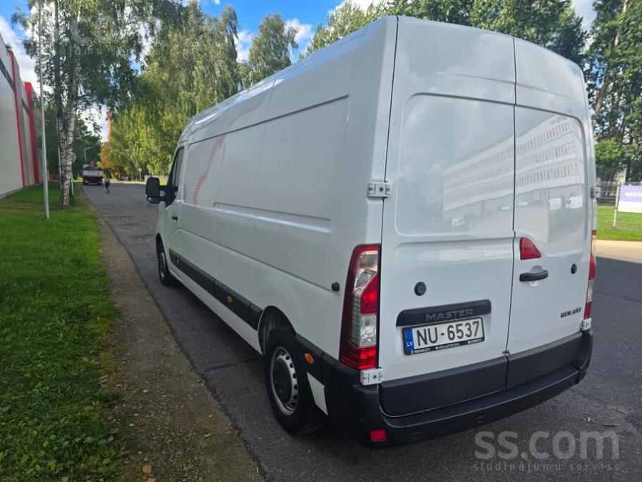 White Renault Master 2024 in Riga, with an engine capacity of 2.30 L and mileage of 377 thousand km for 18000 €, photo 4 on AUTOMOTO.COM.LV