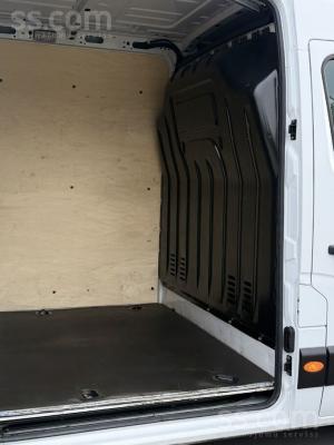 White Renault Master 2024 in Riga, with an engine capacity of 2.30 L and mileage of 74 thousand km for 24300 €, photo 15 on AUTOMOTO.COM.LV